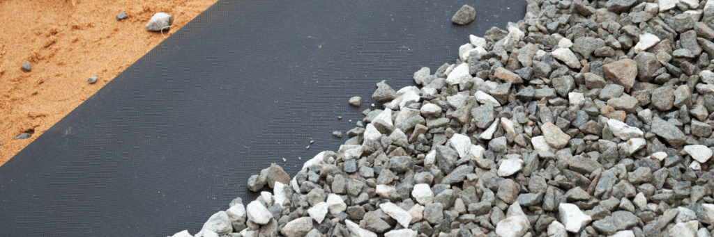 Carrière Vila - Les avantages du géotextile dans votre jardin